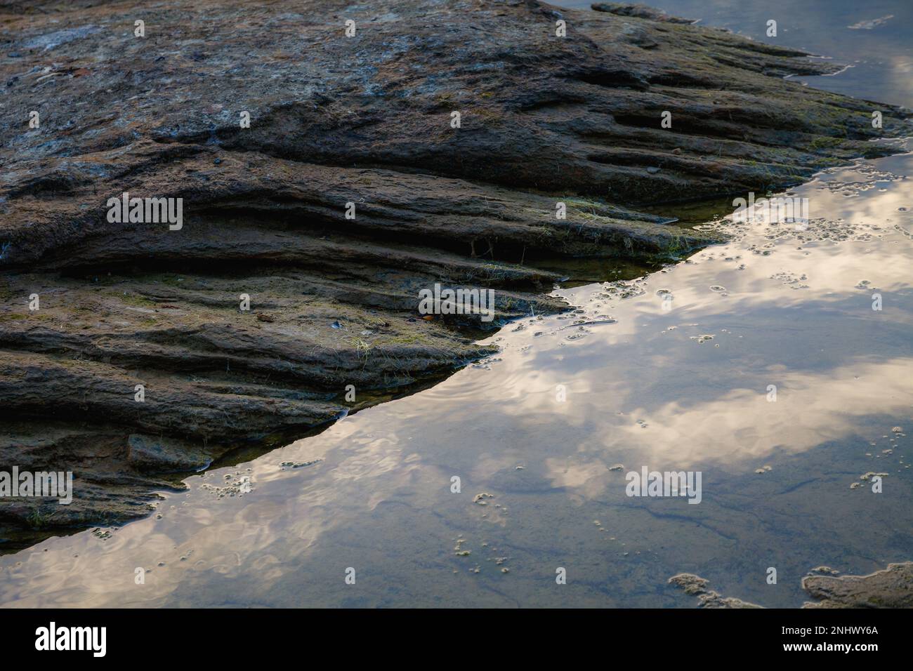 Underwater rock layers hi-res stock photography and images - Alamy