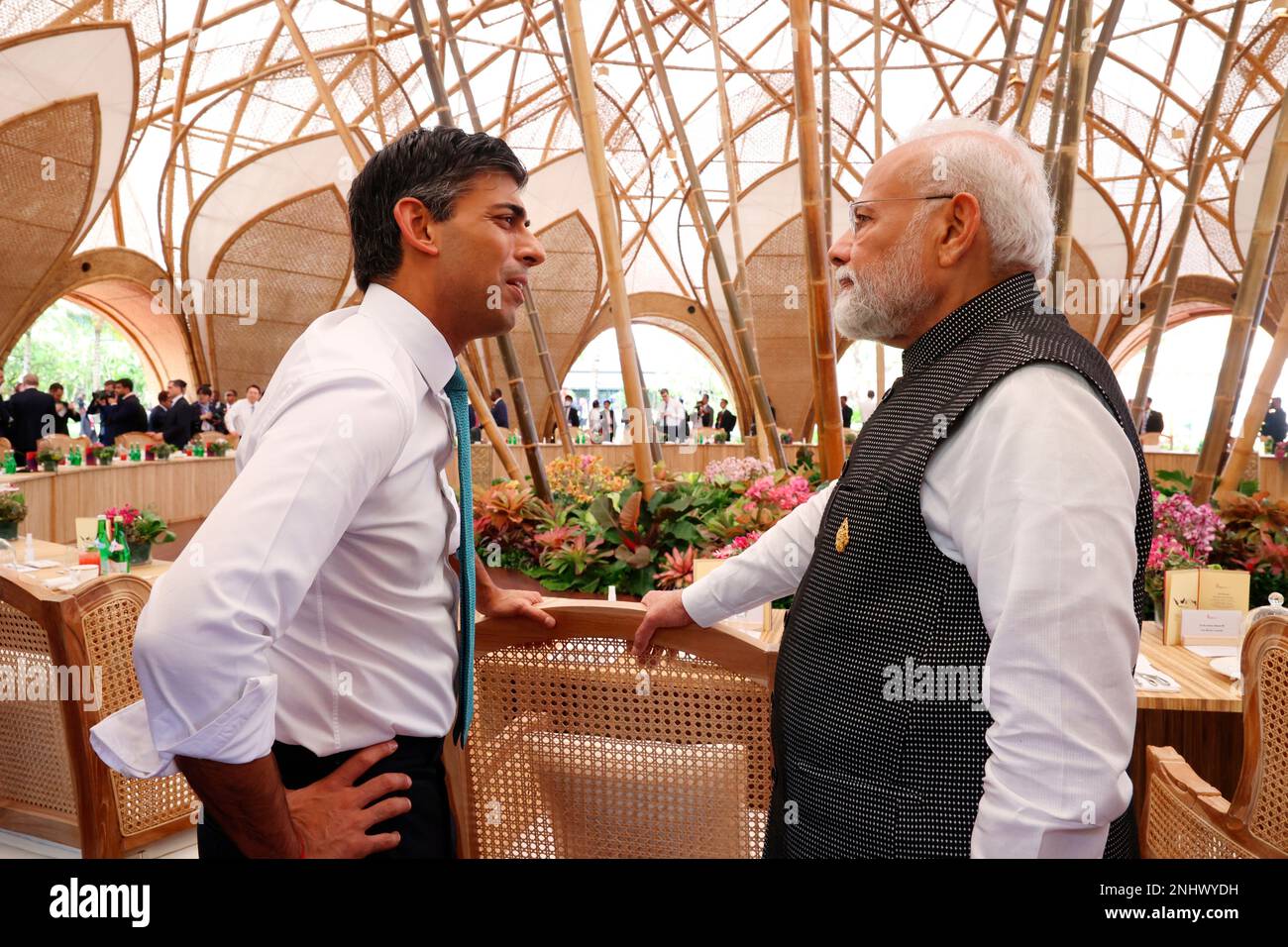 Indian Prime Minister Narendra Damodardas Modi (R) chats with British ...