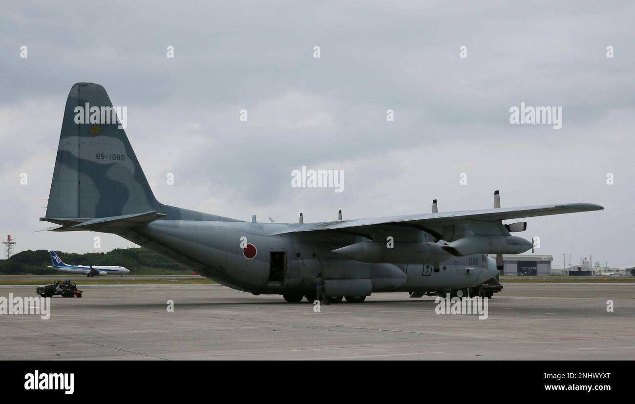U.S.A. and Japan rescue training on C-130 is opened to media at Japan ...