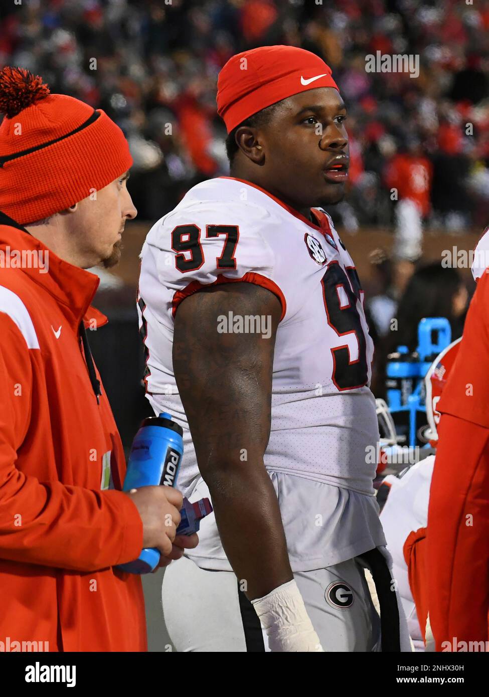 STARKVILLE, MS - NOVEMBER 12: Georgia Bulldogs Defensive Linemen Warren ...