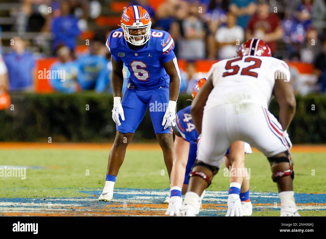 GAINESVILLE, FL - NOVEMBER 12: Florida Gators linebacker Shemar James ...