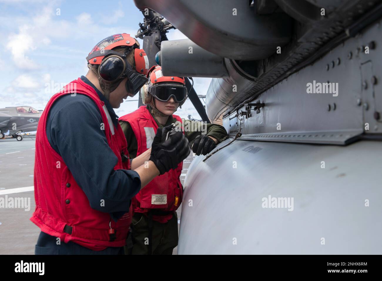 220804-N-XN177-1183 PACIFIC OCEAN (Aug. 4, 2022) – U.S. Marine Corps ...