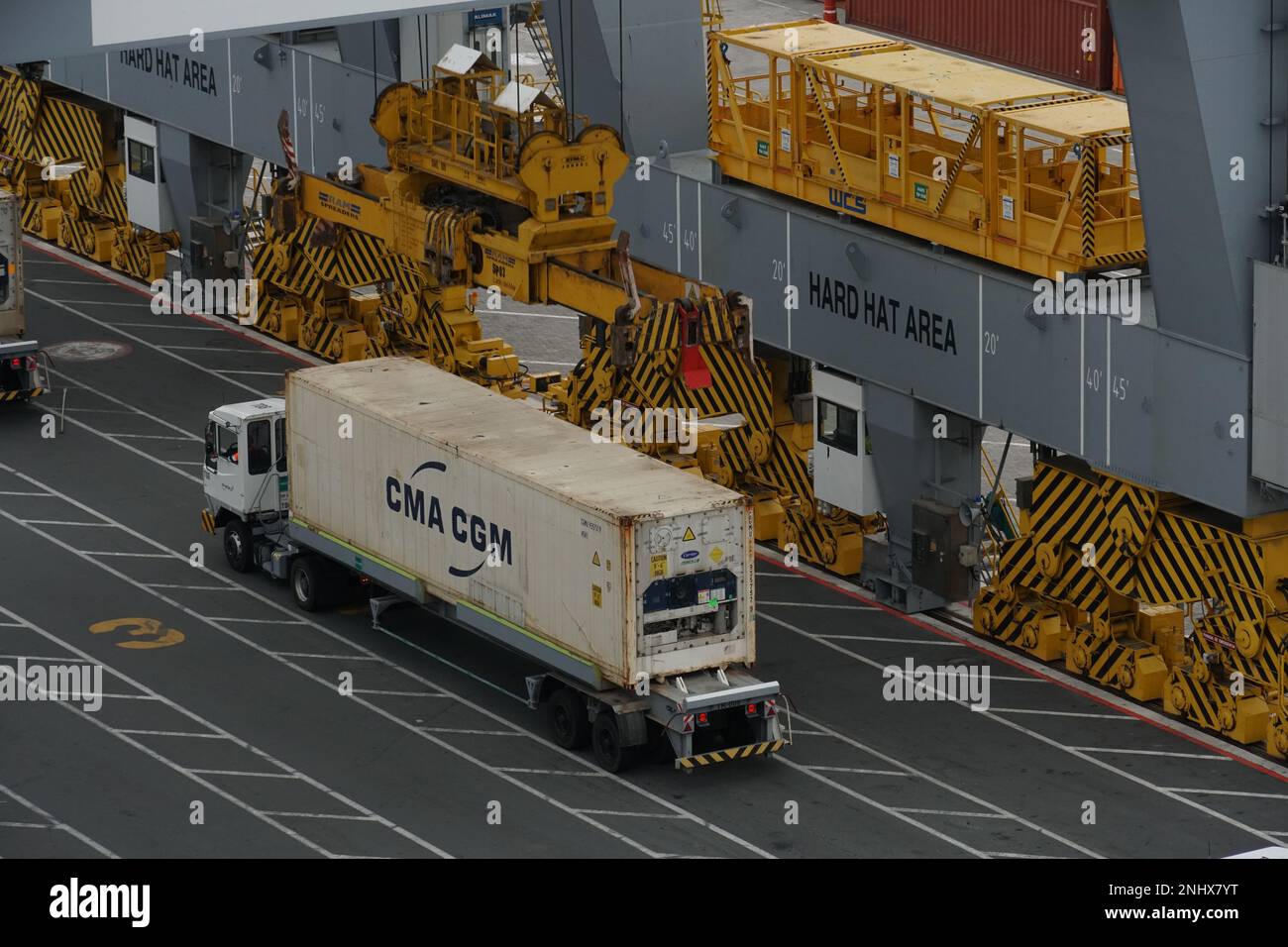 Reefer container hi-res stock photography and images - Alamy