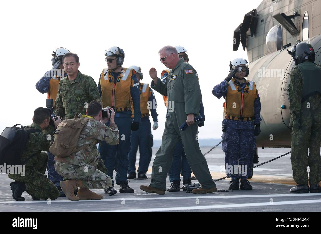 Koji Yamazaki (3rd fromL) Japan Chief of Staff, Joint Staff Gen. and ...