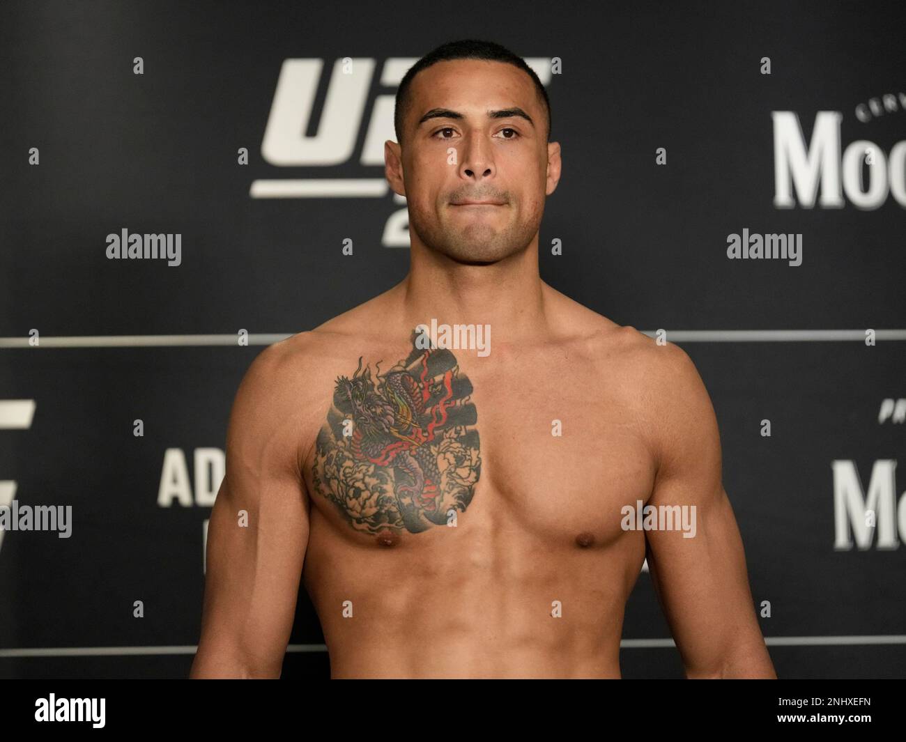 NEW YORK CITY, NY - NOVEMBER 11: Carlos Ulberg steps on the scale for ...