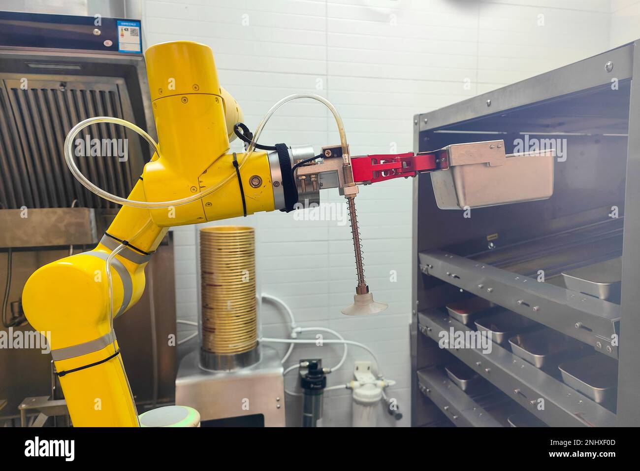 Robot chef china hi-res stock photography and images - Alamy
