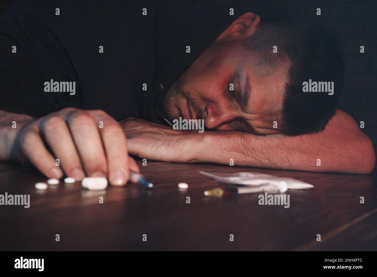 Different drugs table hi-res stock photography and images - Alamy