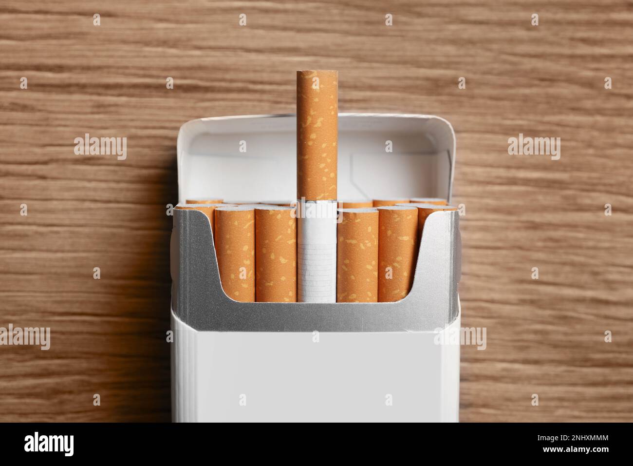Cigarette pack box top view hi-res stock photography and images - Alamy