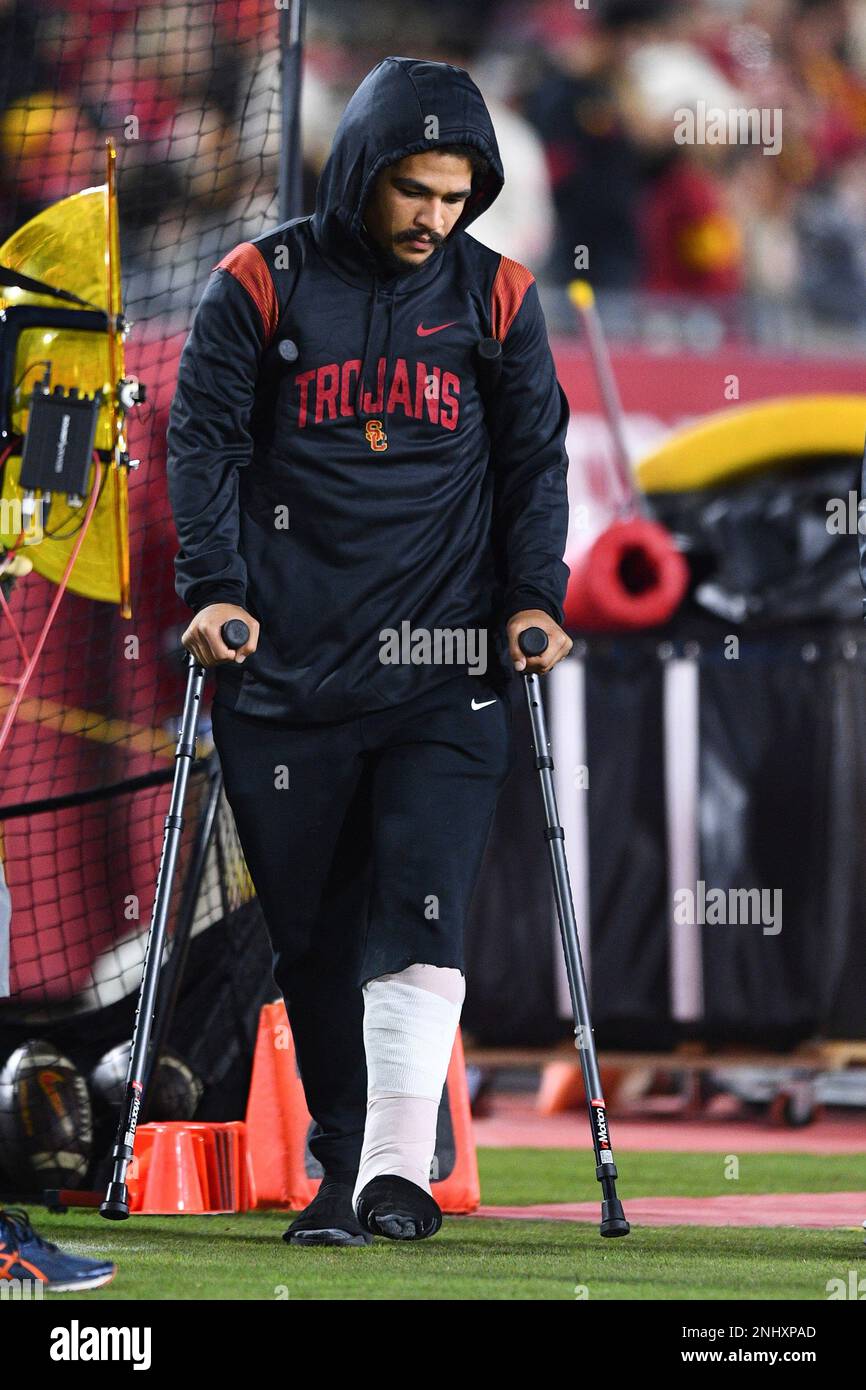 LOS ANGELES, CA - NOVEMBER 11: USC Trojans running back Travis Dye (26 ...