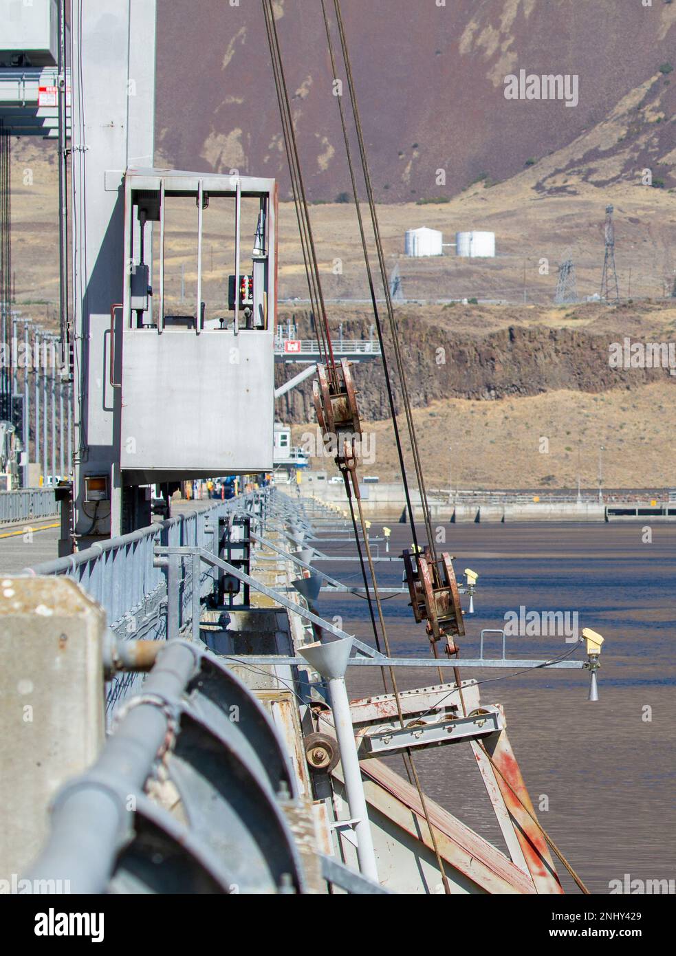 John Day Lock & Dam is located 216 miles upriver from the mouth of the ...