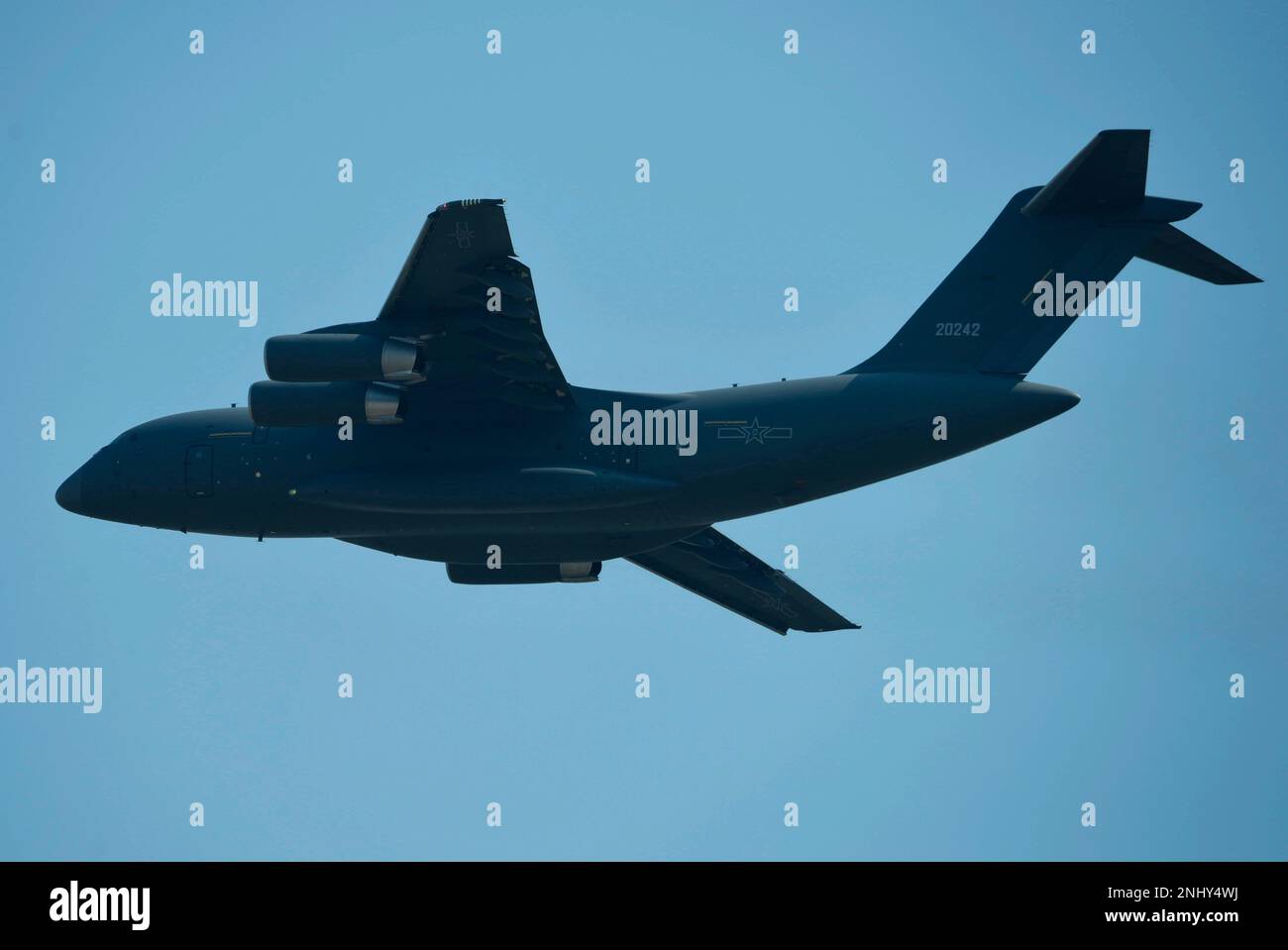 China's PLA Y-20 heavy transport aircraft performs during the Zhuhai ...