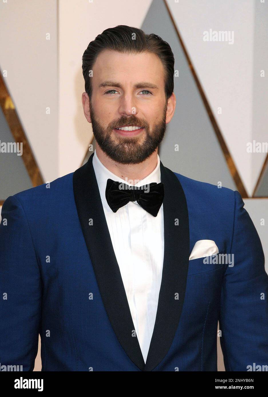 NOVEMBER 8th 2022: Actor Chris Evans is named People Magazine's Sexiest ...