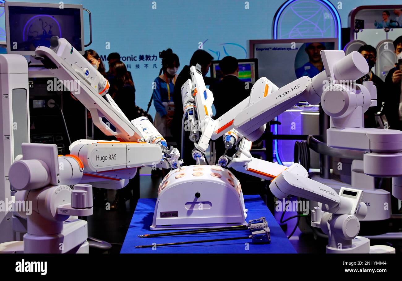 Medtronic's Hugo RAS surgical robots demonstrate their capabilities at the China International ...