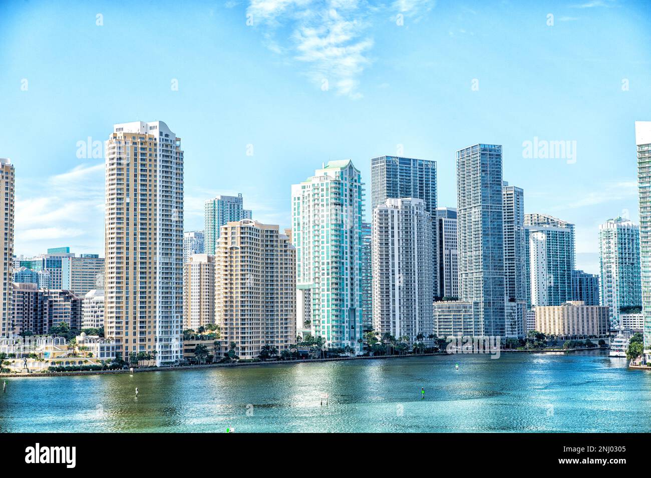 miami skyscraper building skyline. miami skyscraper skyline in florida ...