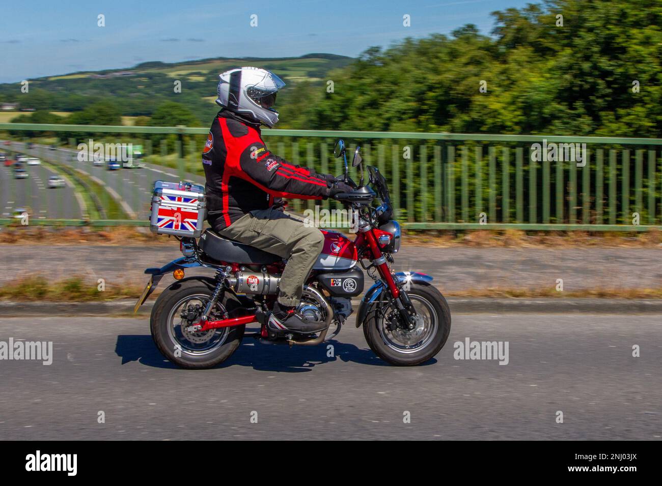 Honda monkey 2022 on bikes hi-res stock photography and images - Alamy