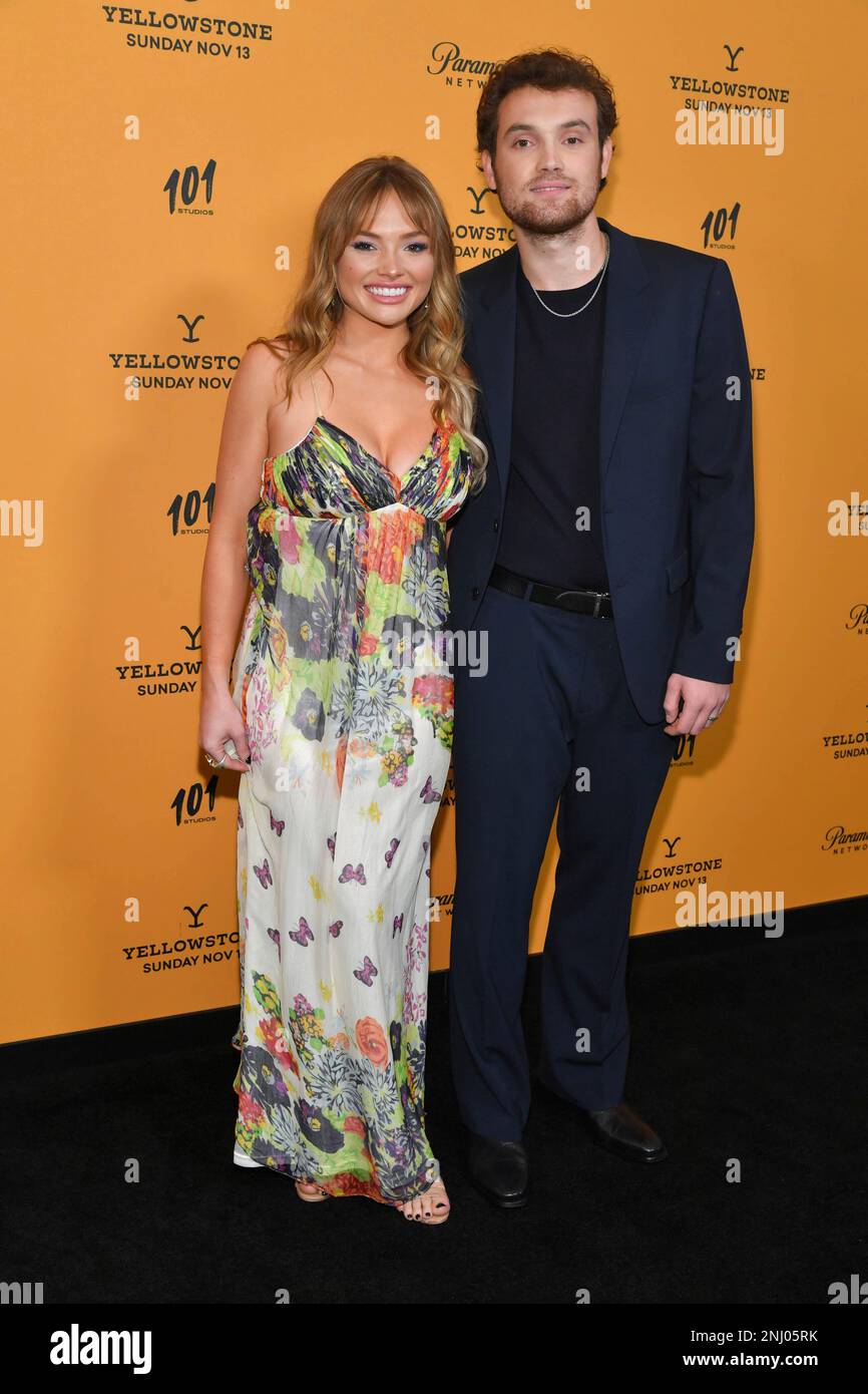 Photo by: NDZ/STAR MAX/IPx 2022 11/3/22 Natalie Alyn Lind and Kai ...