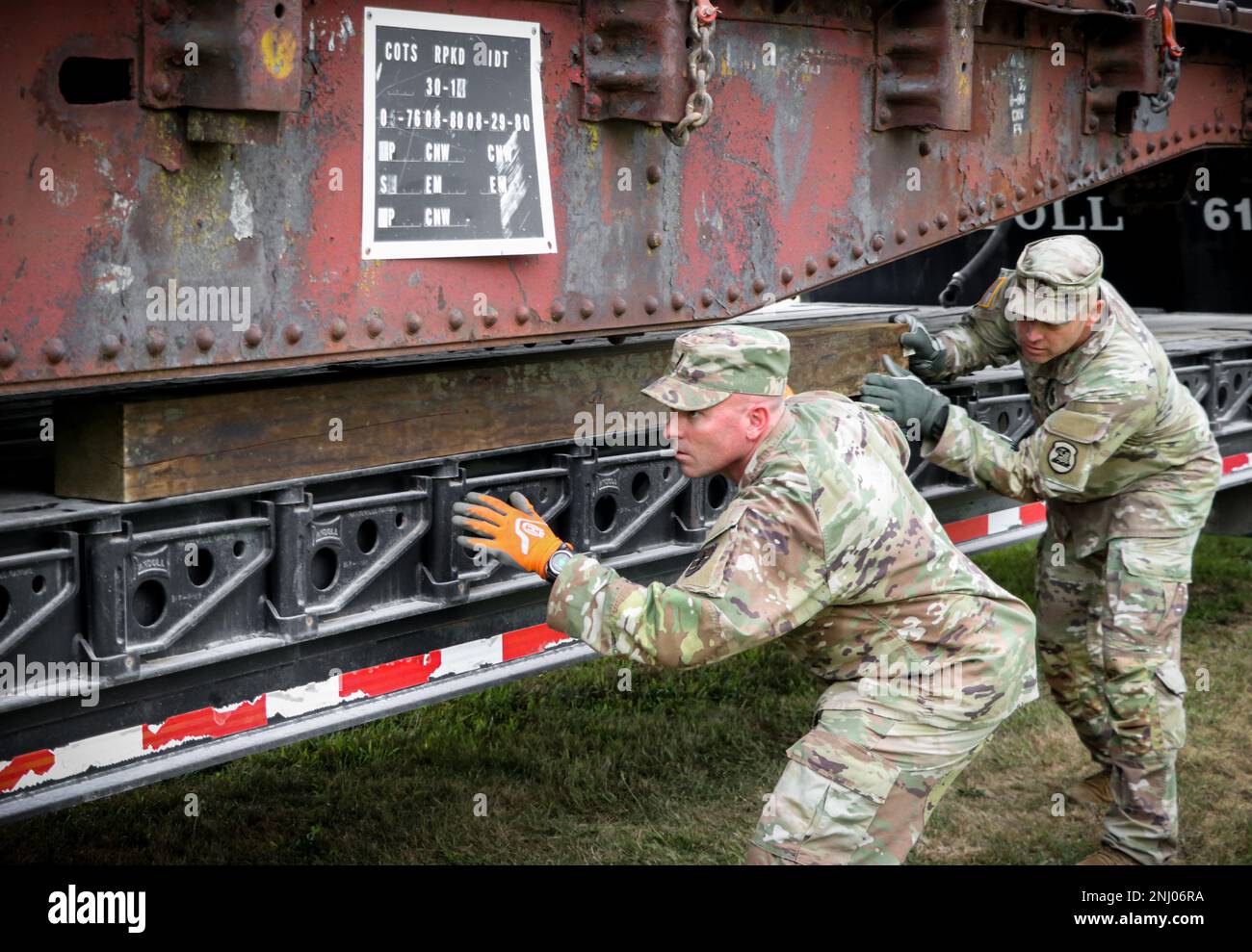 Iowa Army National Guard Soldiers with the Camp Dodge Department of ...