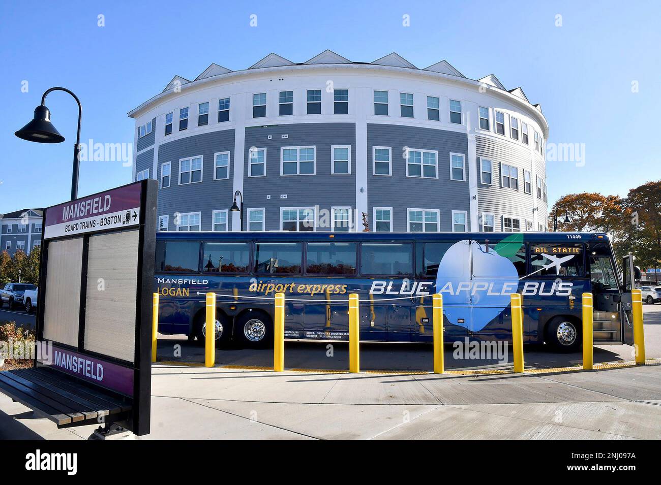 A ceremony to formally open the Blue Apple Bus to Logan Airport was ...
