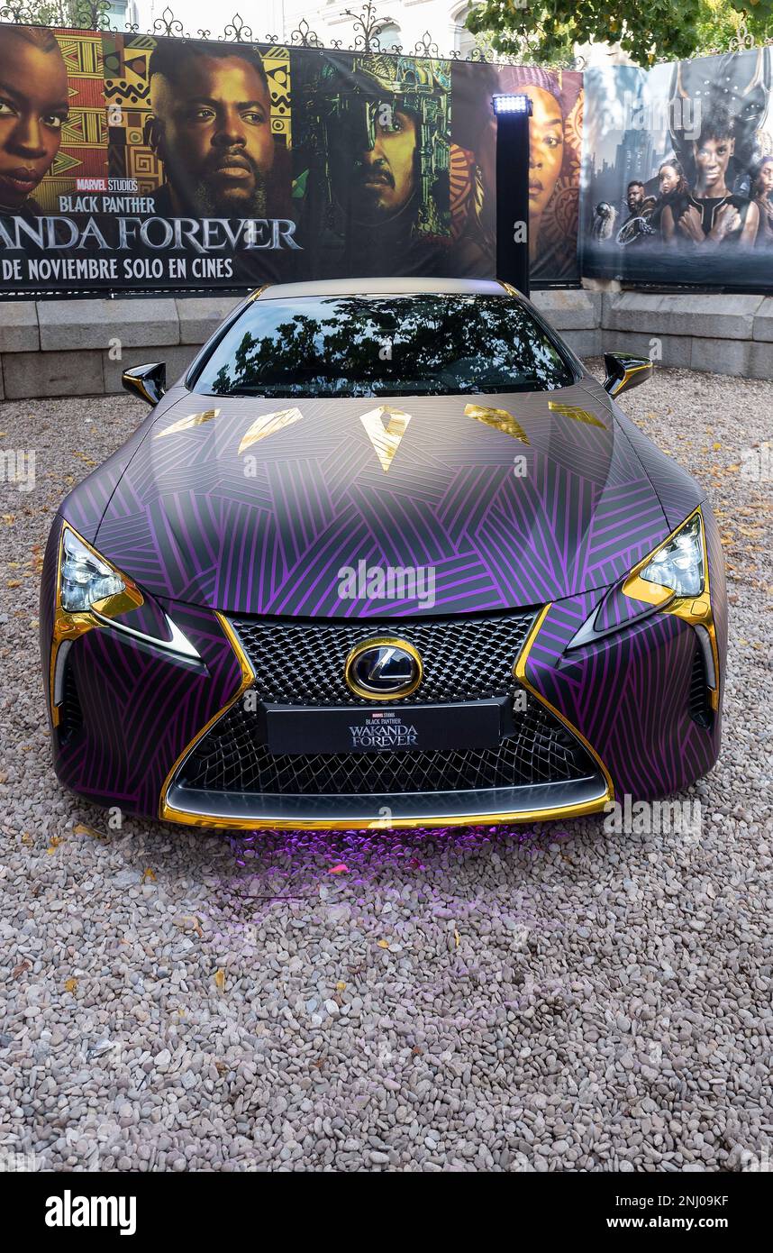 Presentation of the Lexus 450e in the campaign of the Marvel movie ...