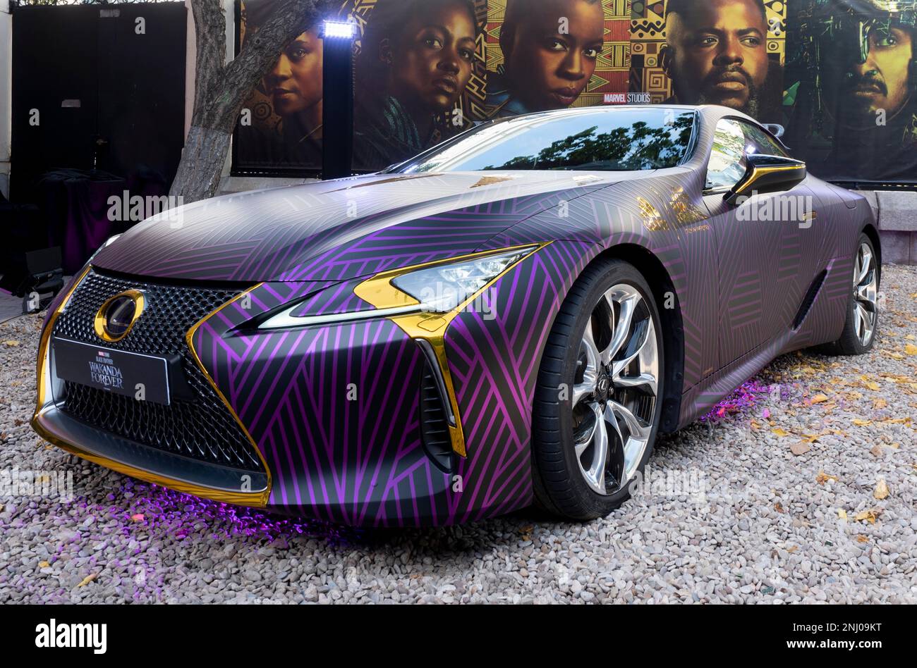 Presentation of the Lexus 450e in the campaign of the Marvel movie ...