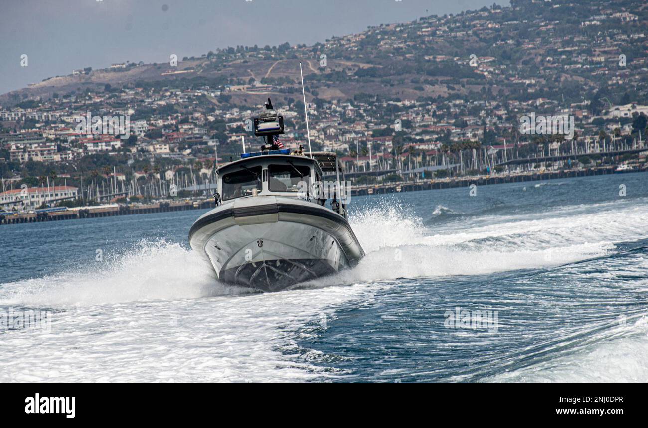 Navy coxswain training hi-res stock photography and images - Alamy