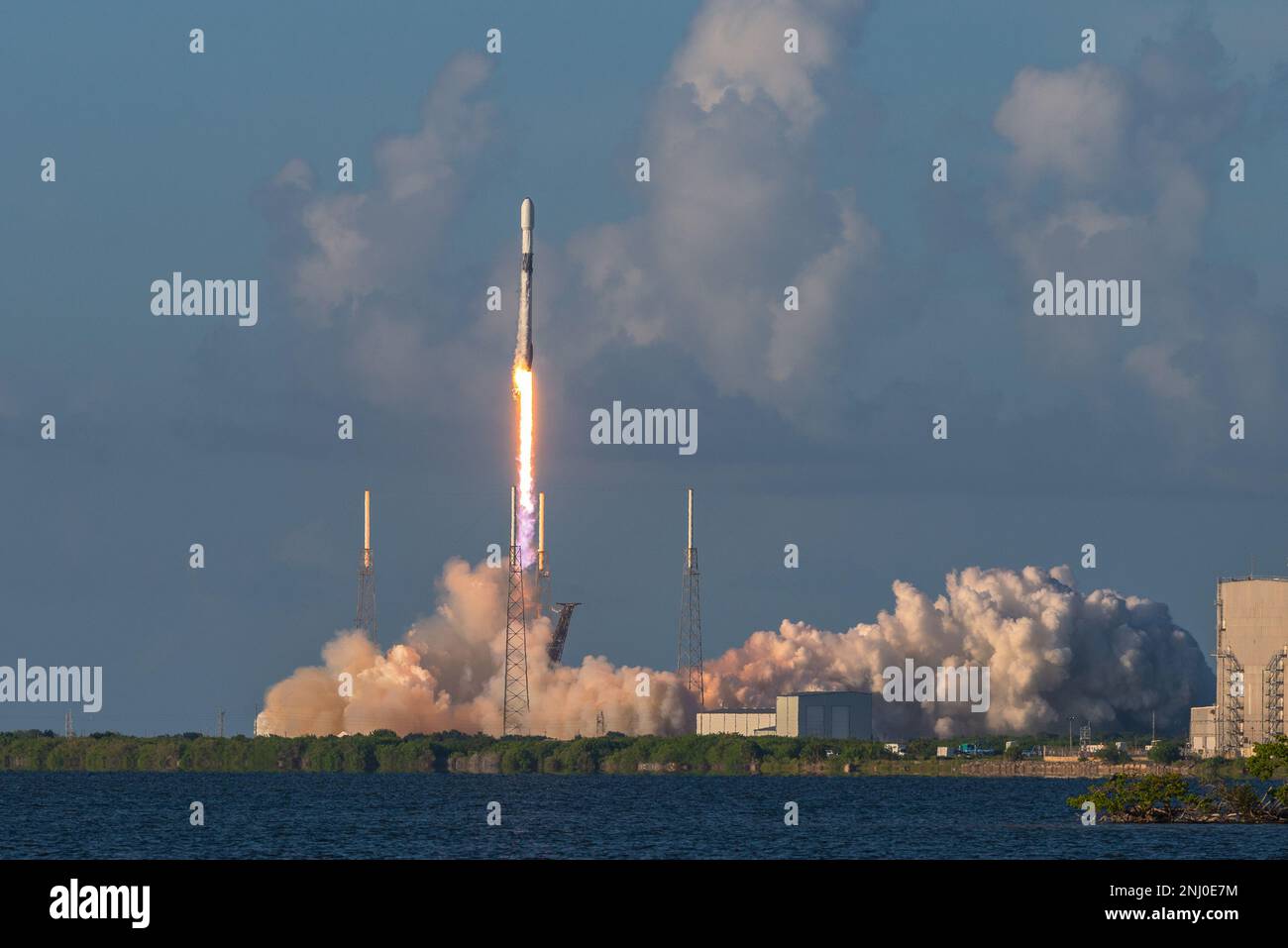 A SpaceX Falcon9 rocket carrying the Korea Pathfinder Lunar Orbiter ...