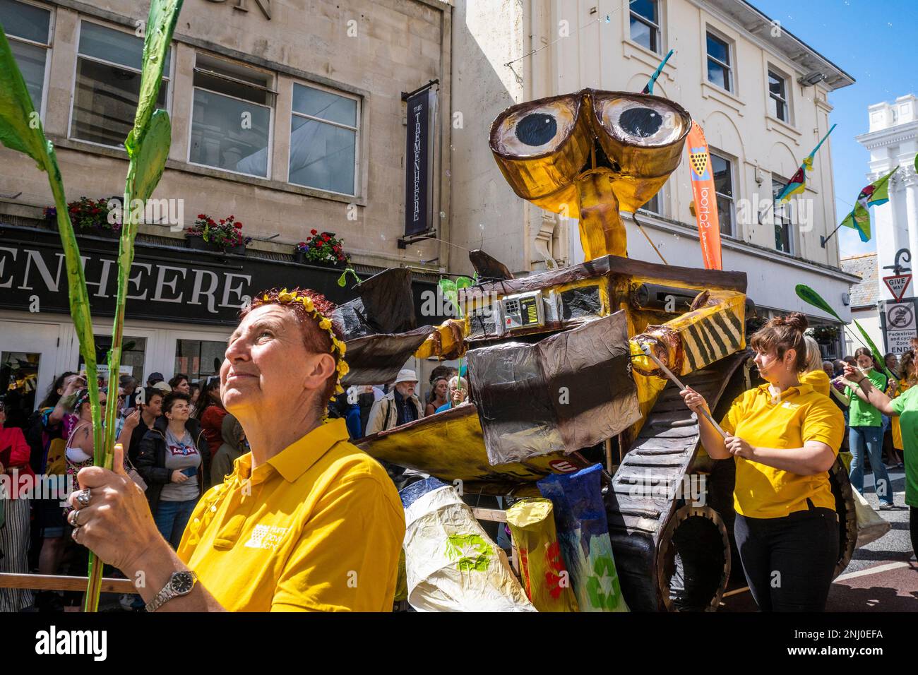 A large float constructed by students from Humphry Davy School being ...
