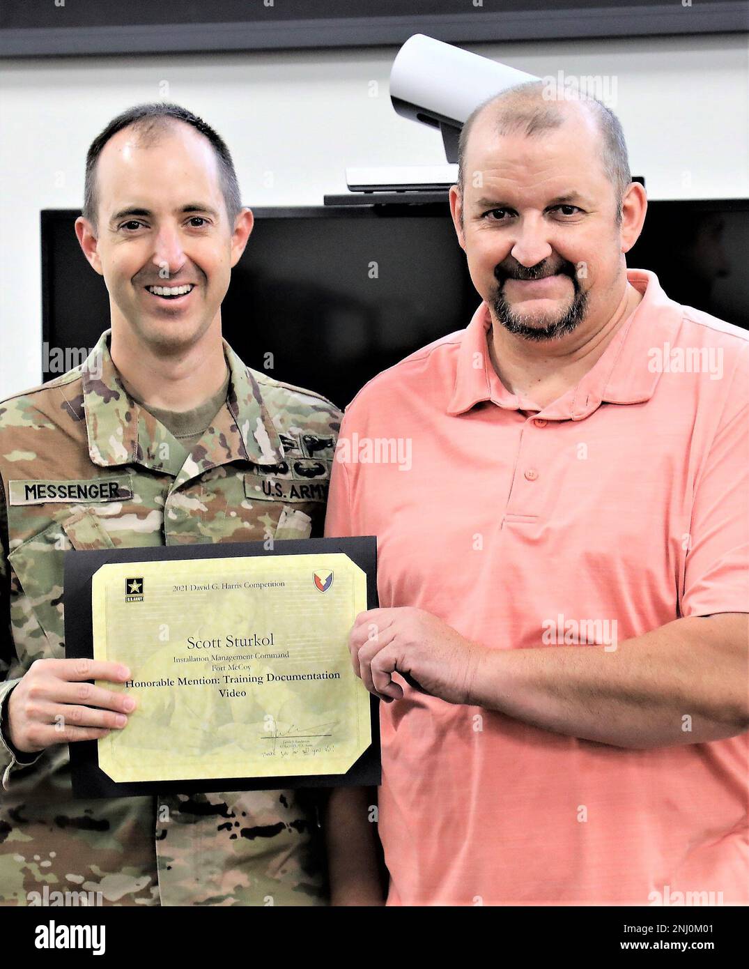 Army material command award hi-res stock photography and images - Alamy