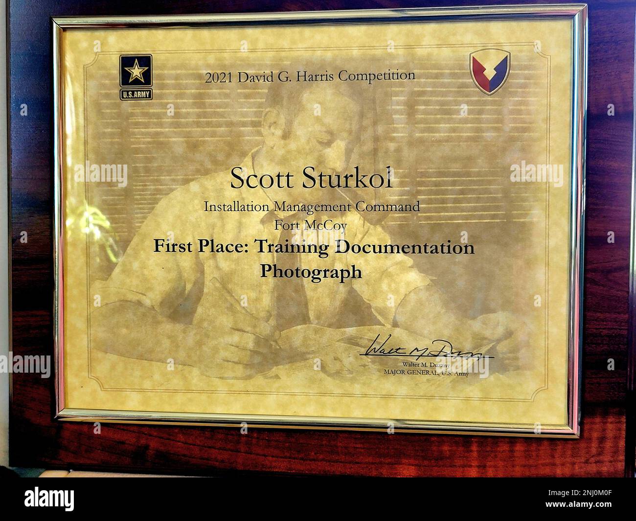 Army material command award hi-res stock photography and images - Alamy