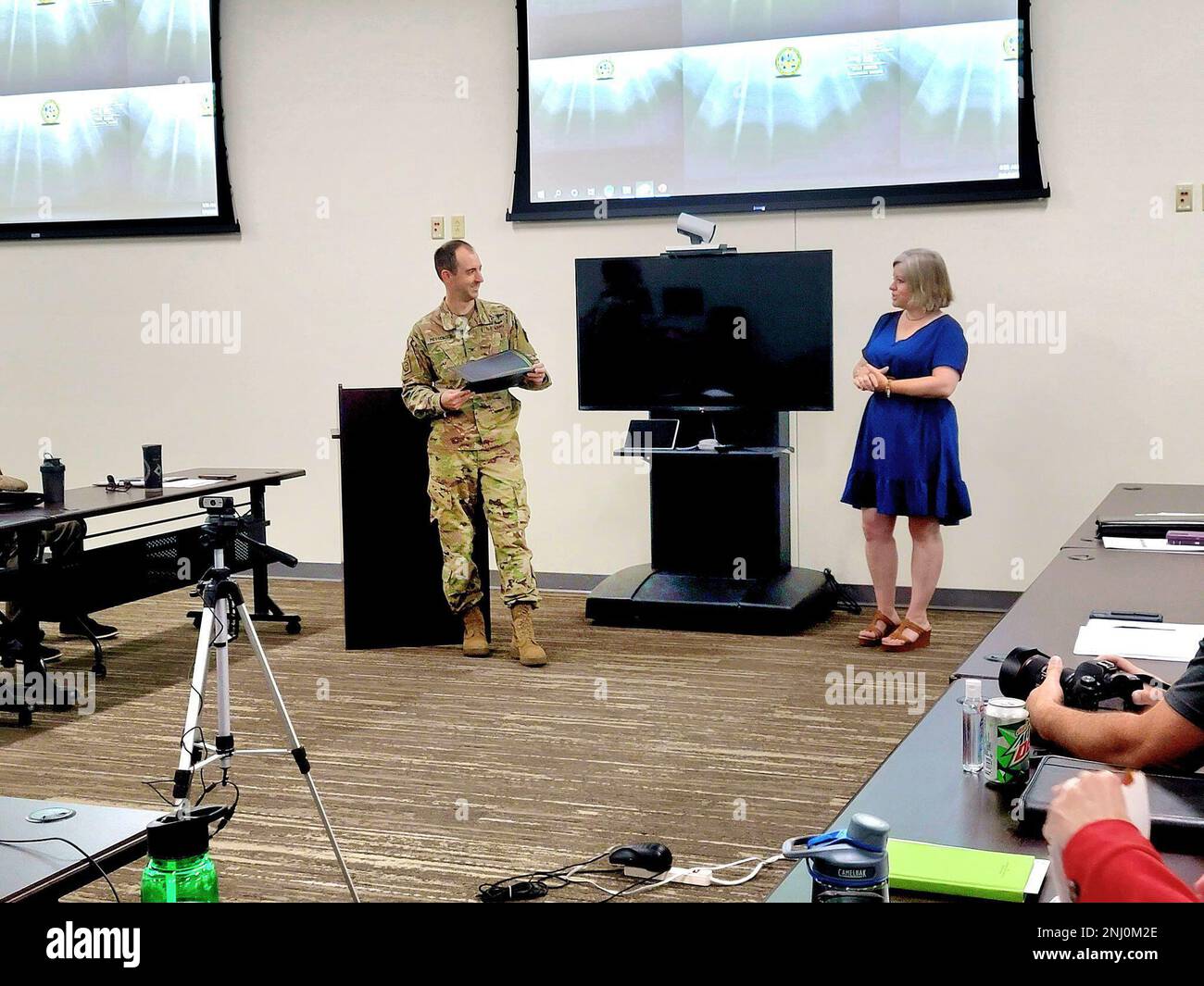 Army material command award hi-res stock photography and images - Alamy