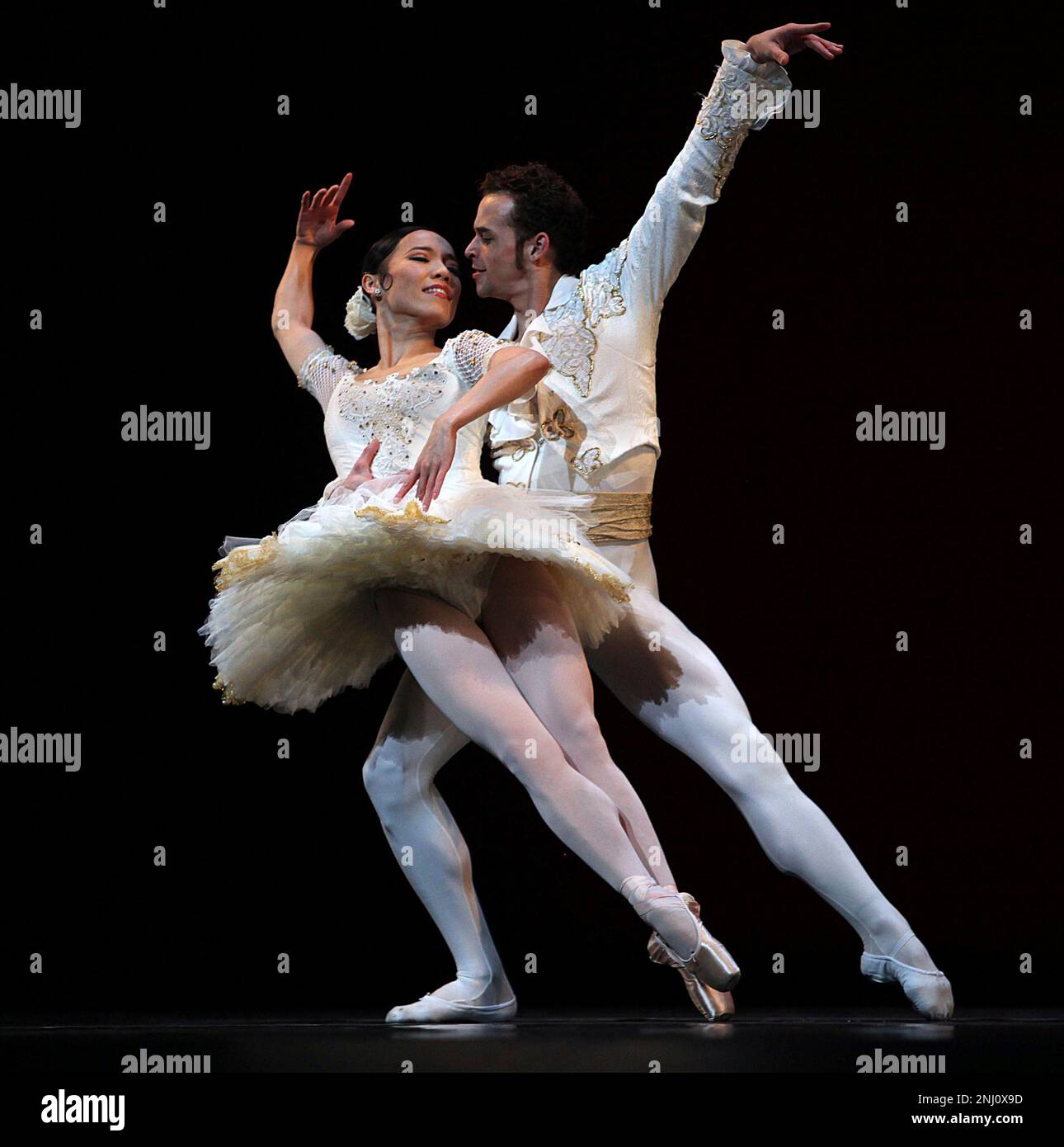 San Francisco ballet dancers Frances Chung and Taras Domitro rehearsing ...