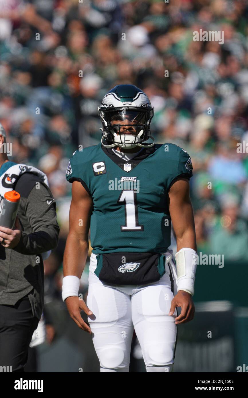 PHILADELPHIA, PA - OCTOBER 30: Philadelphia Eagles quarterback Jalen ...