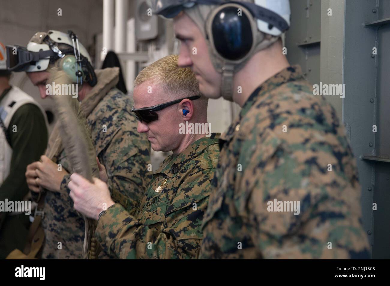 220805-N-XN177-1430 PHILIPPINE SEA (Aug. 5, 2022) – U.S. Marine Corps ...