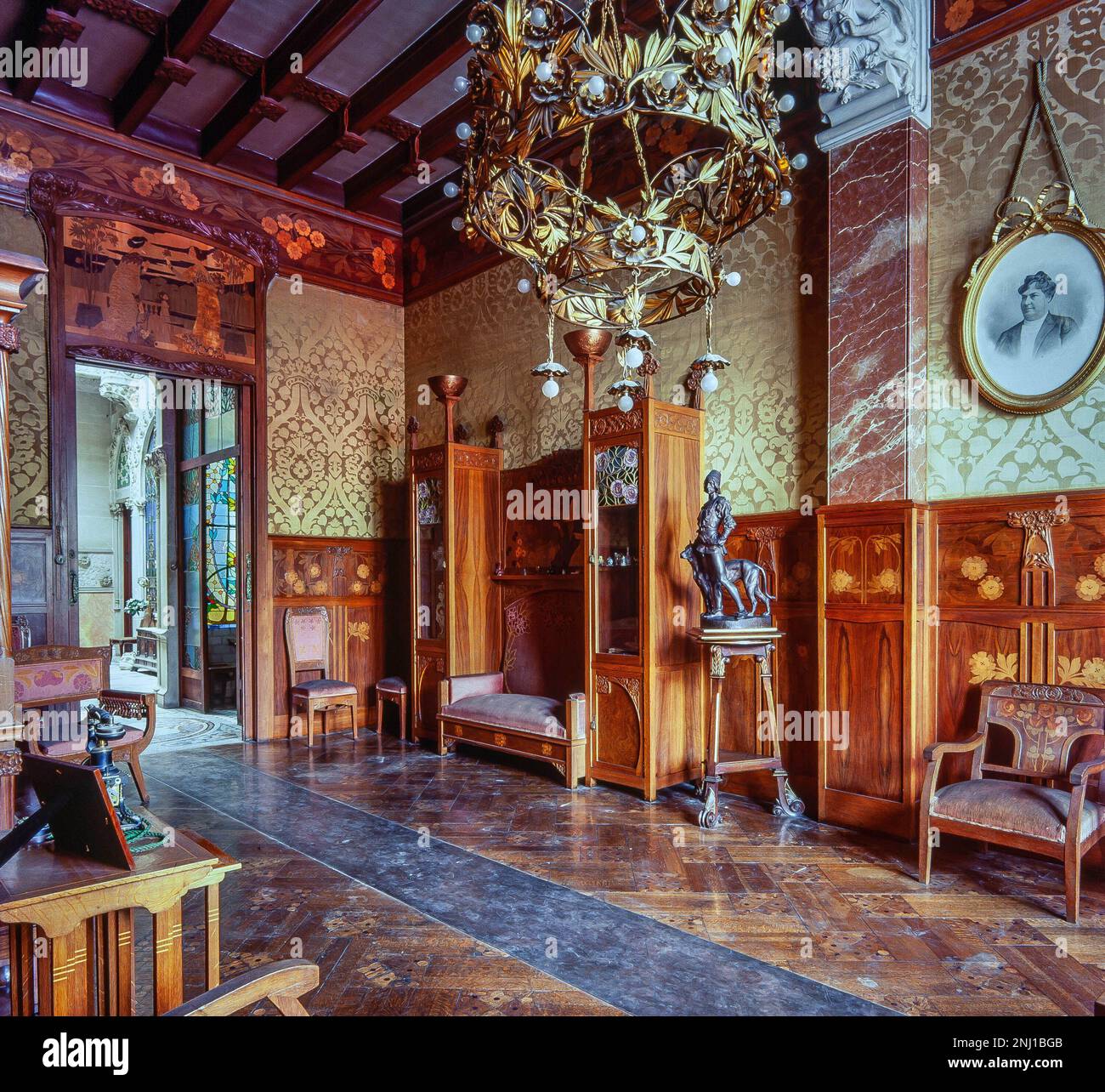 Interior de la Casa Navàs de Reus, 1901, proyecto del arquitecto Lluís ...