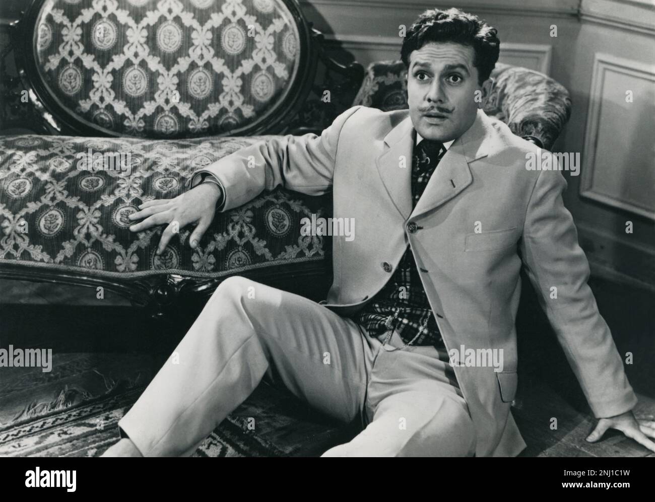 Robert Hirsch (1925-2017), actor de cine y teatro francés Stock Photo - Alamy