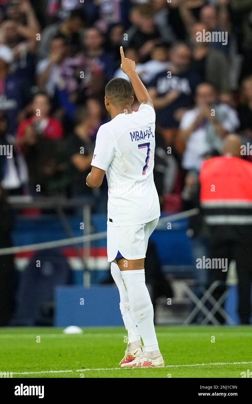 PARIS, FRANCE - OCTOBER 29: Kylian Mbappé (7) reacts after his penalty ...
