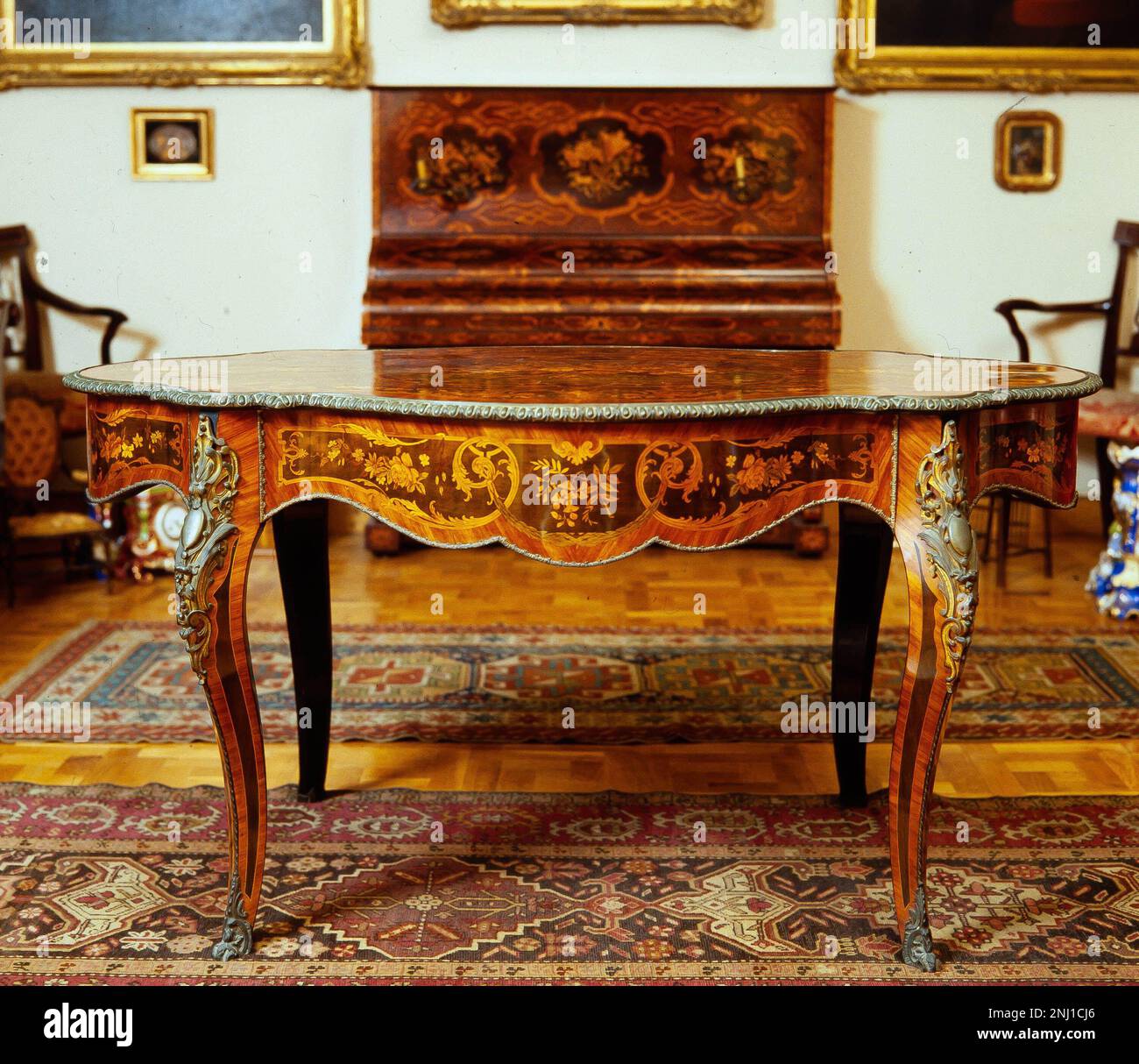 Mesa de marquetería, siglo XIX. Museu de Maricel de Sitges Stock Photo - Alamy