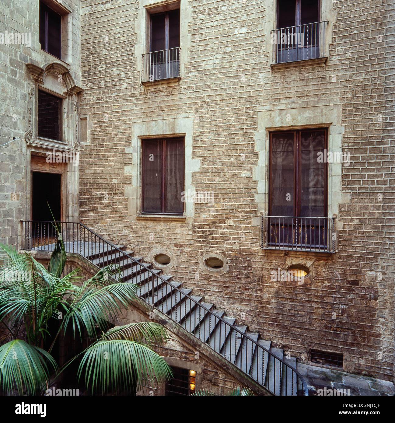Stairs museu picasso barcelona hi-res stock photography and images - Alamy