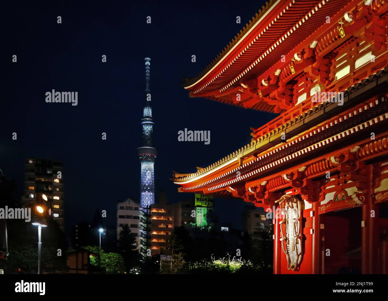 Tokyo, Japan - Sept, 2017: The gate of Sensoji temple or Asakusa Kannon ...