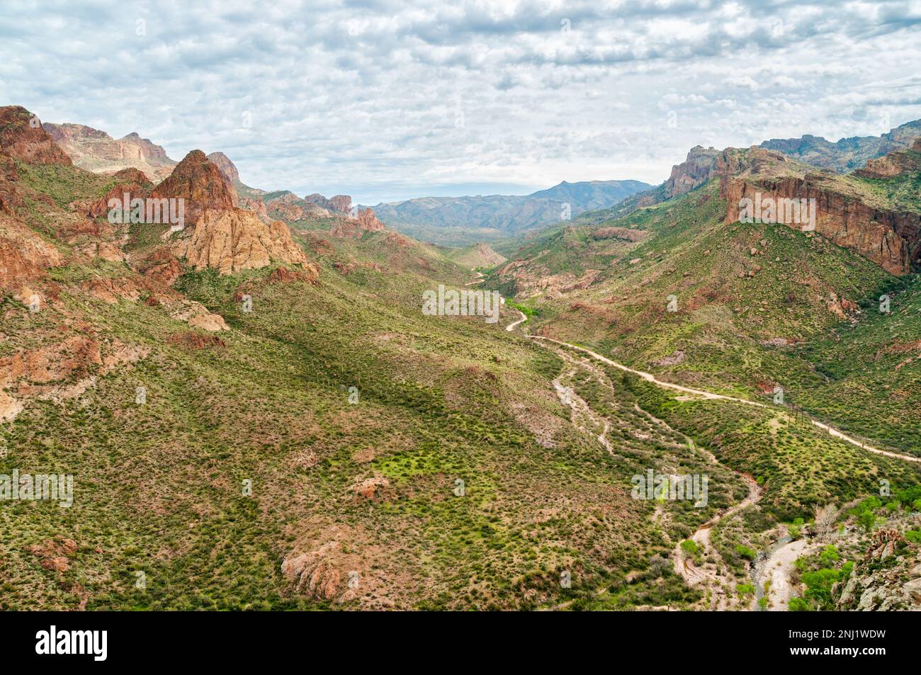 Beautiful overlook of the valley at the Apache Trail Stock Photo - Alamy