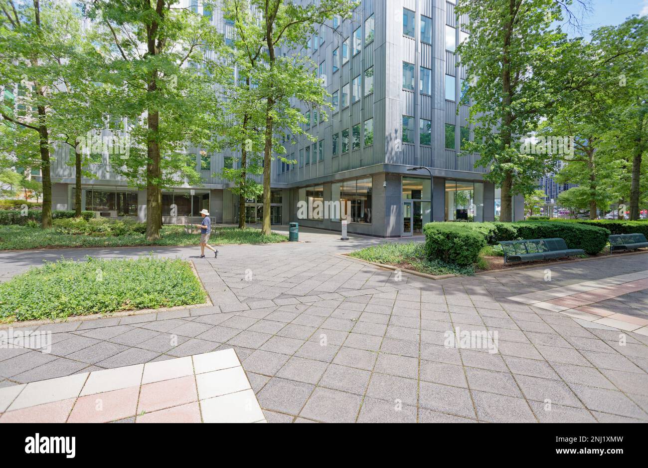 Two gateway center hi-res stock photography and images - Alamy