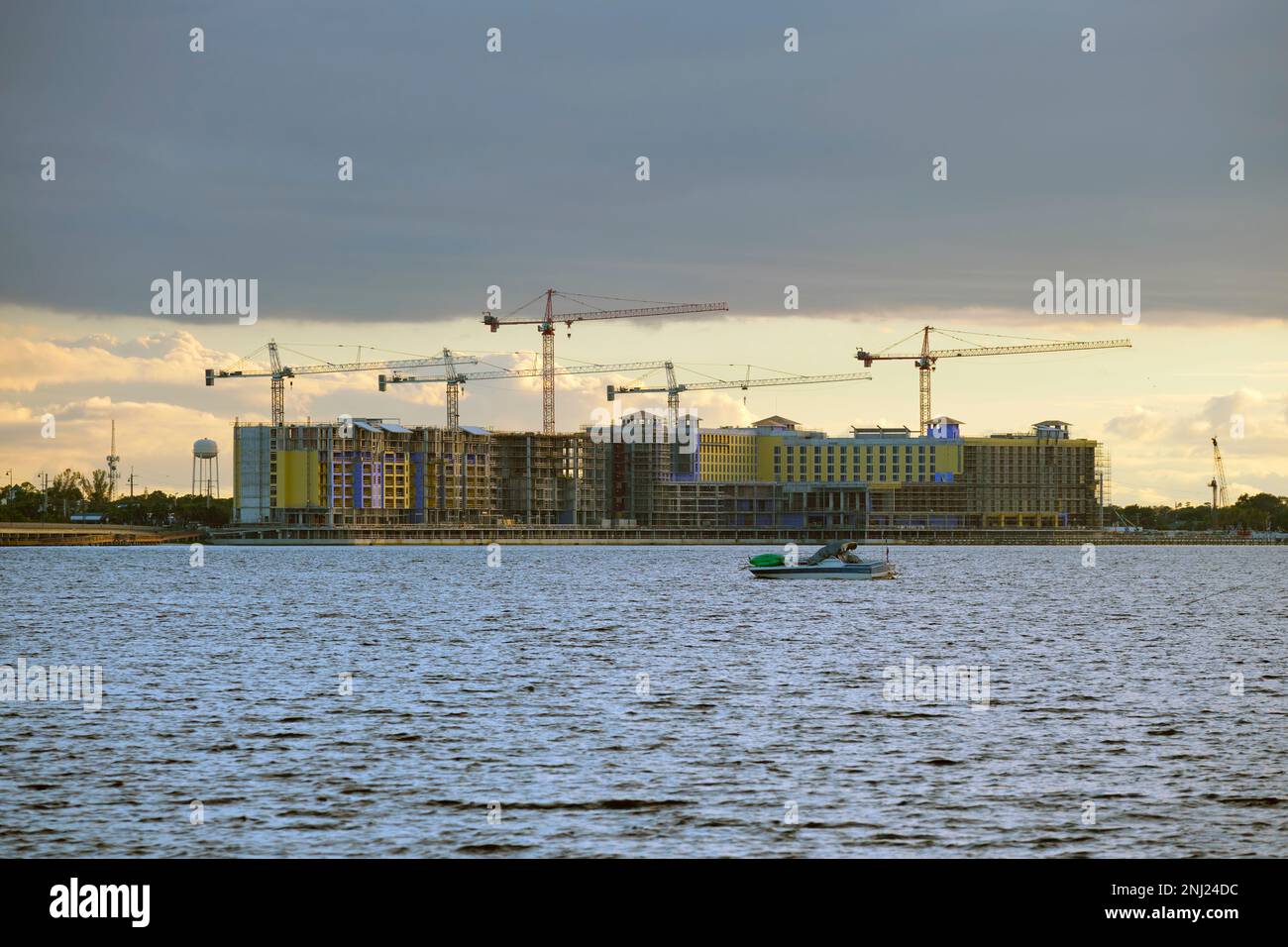 Tower cranes and frame structure of high residential apartment ...