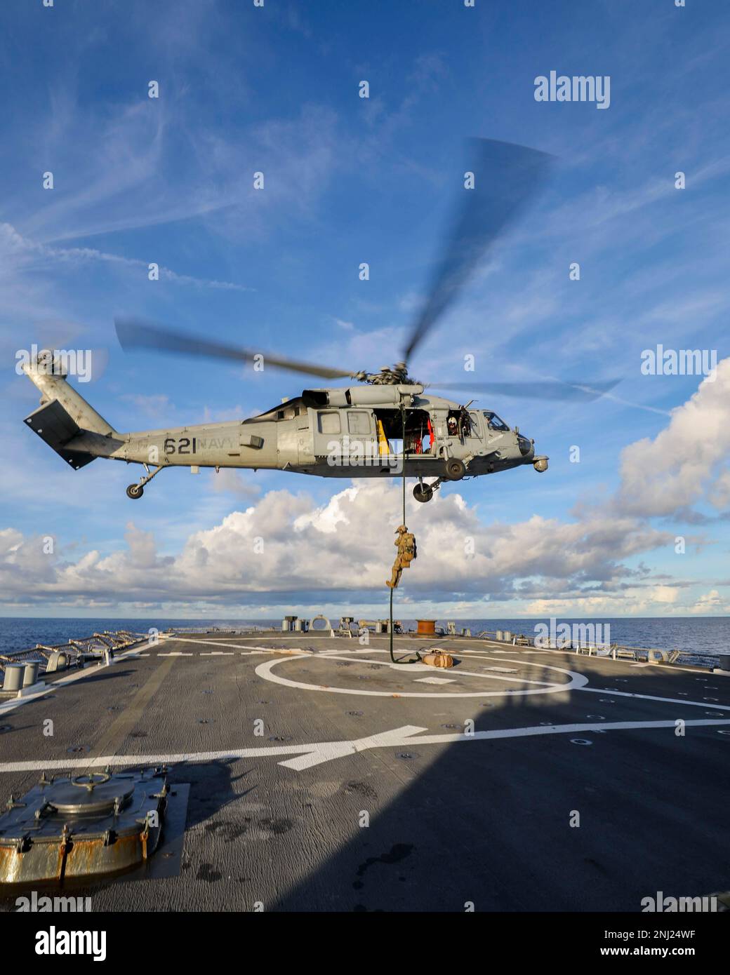 PHILIPPINE SEA (Aug. 4, 2022) An explosive ordnance disposal (EOD ...