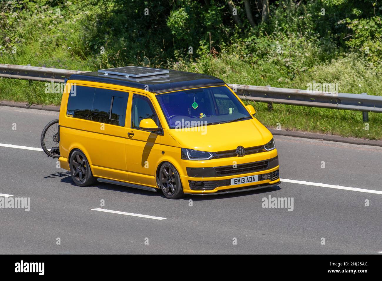 Volkswagen crafter vans hi-res stock photography and images - Alamy