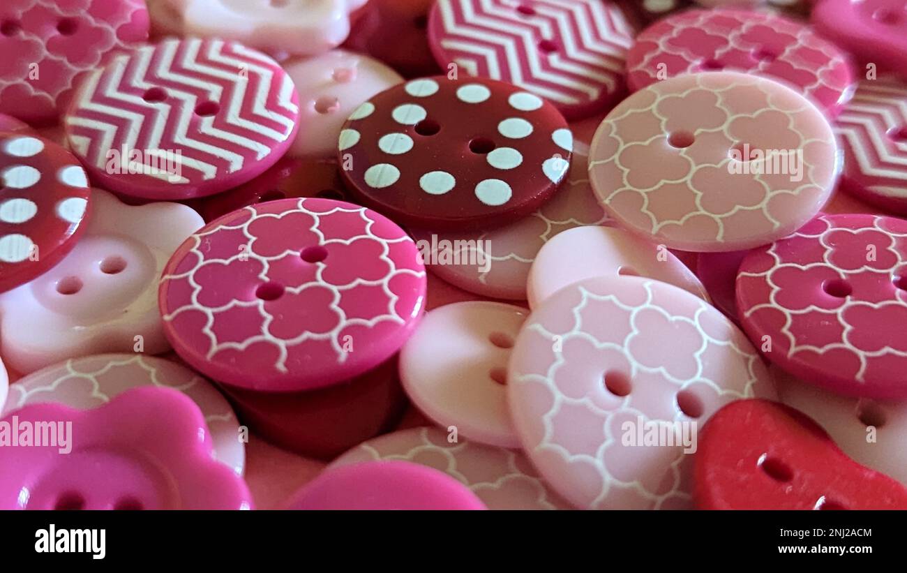Assorted pink buttons hi-res stock photography and images - Alamy