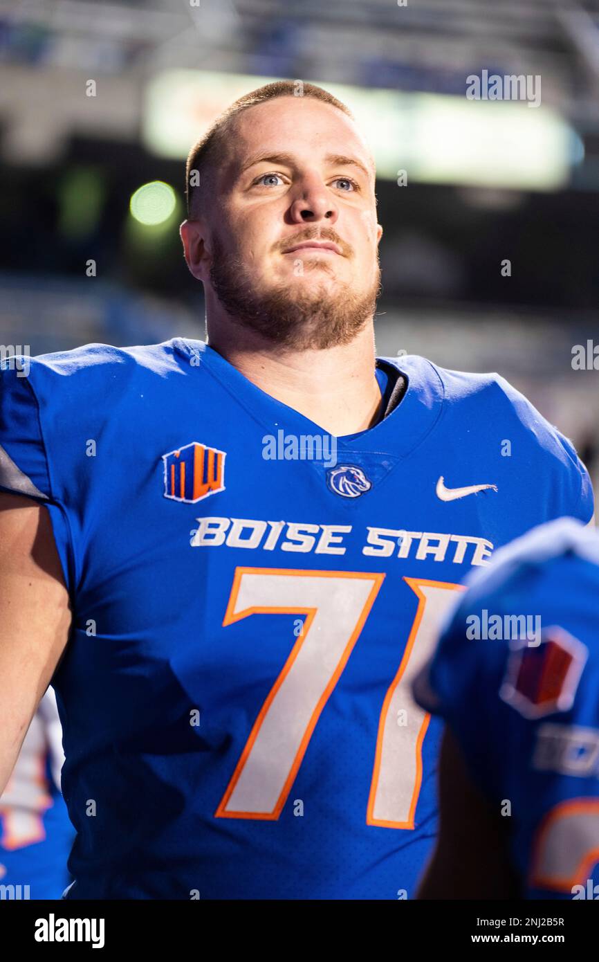 BOISE, ID - OCTOBER 08: Boise State Broncos offensive lineman Cade ...
