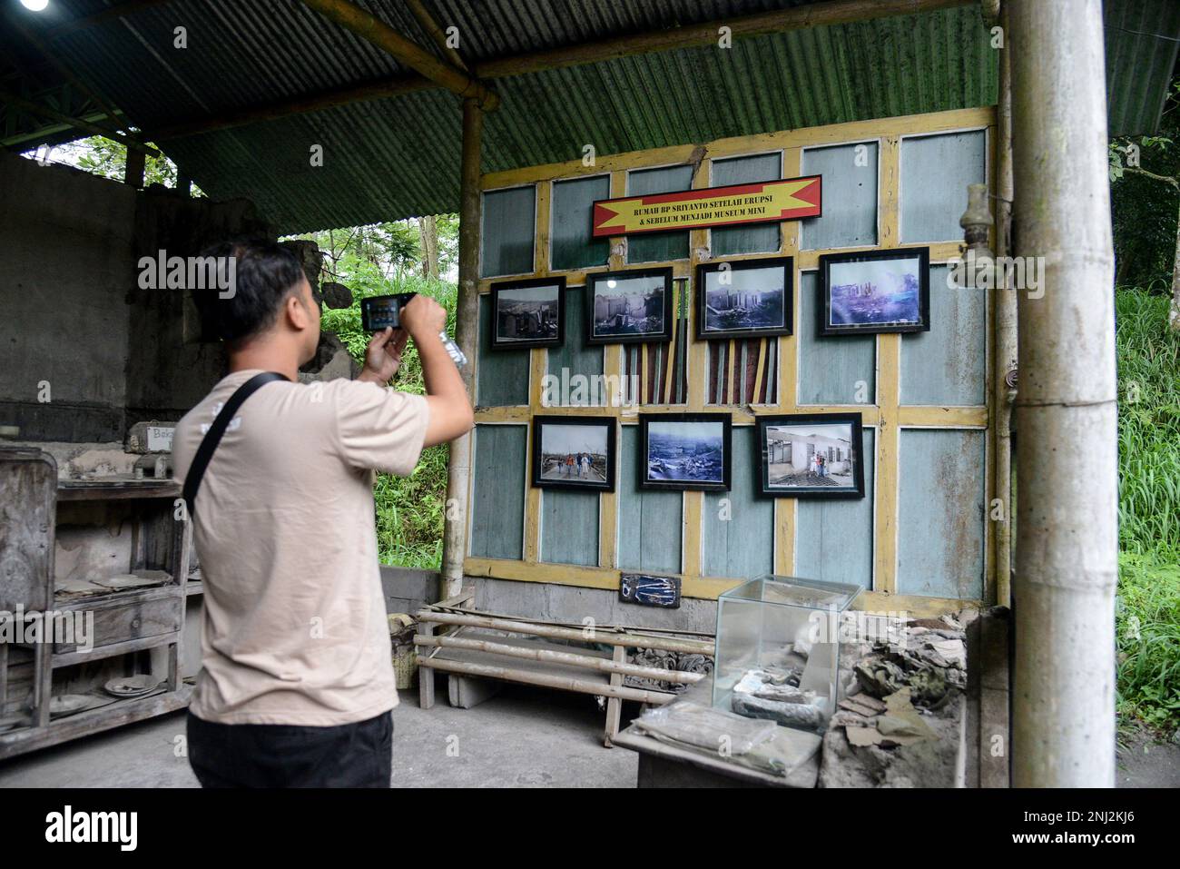 Local tourists during visit at the house of memory in the slope of ...