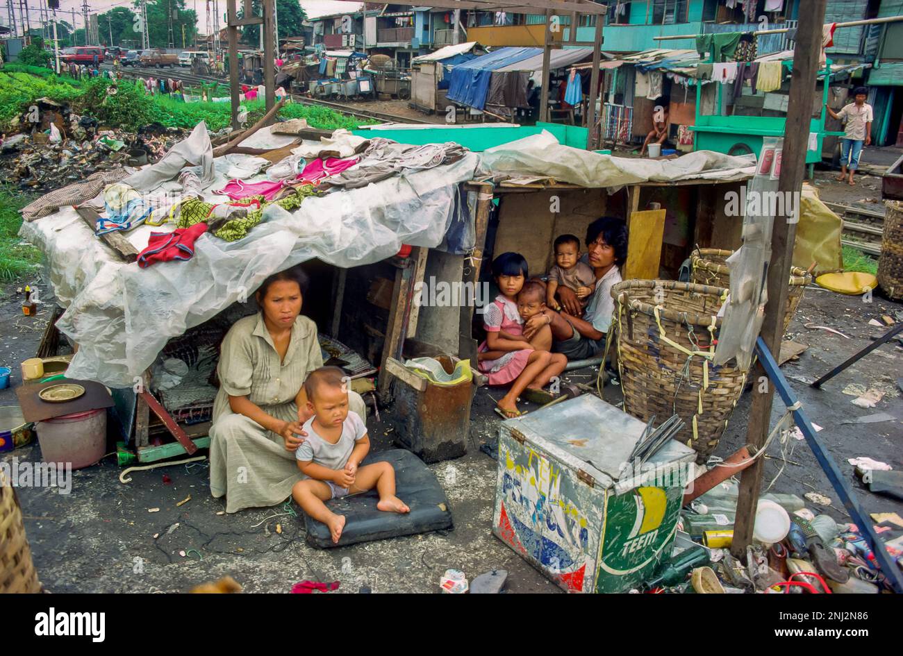 Jakarta slums hi-res stock photography and images - Alamy