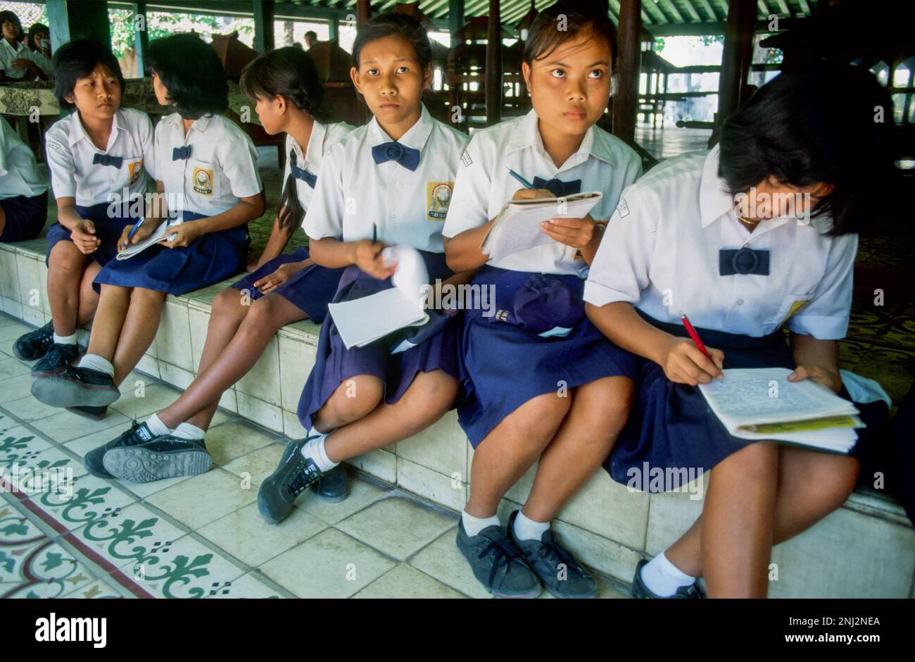 Indonesia, Yogjakarta. Schoolgirls in uniform Stock Photo - Alamy