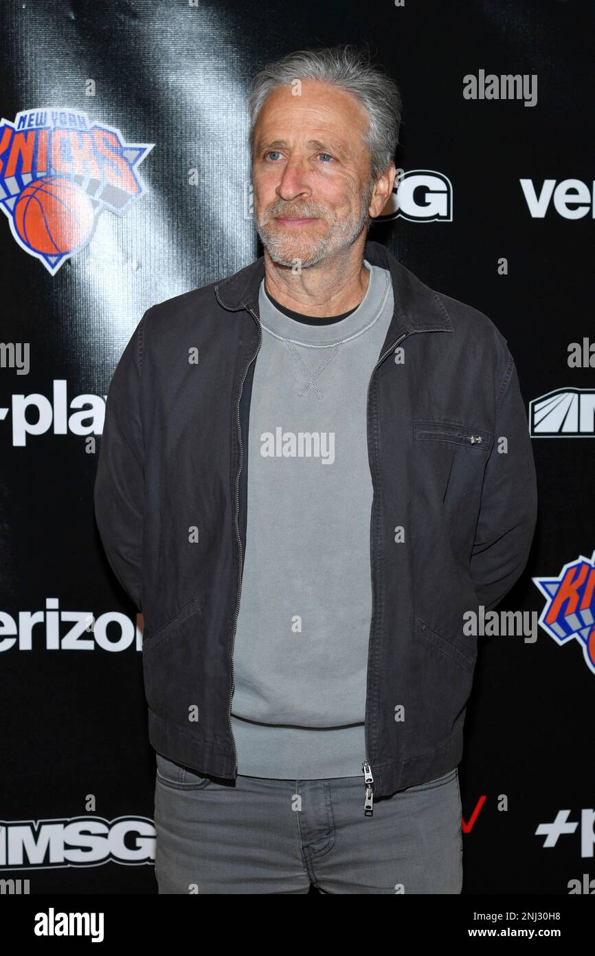 Photo by: NDZ/STAR MAX/IPx 2022 10/21/22 Jon Stewart at the Red Carpet ...